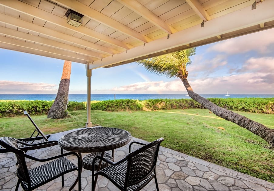 Deluxe Oceanfront Bungalow Room Doubles - Royal Lahaina Deluxe Oceanfront Bungalow Room Doubles - Royal Lahaina
